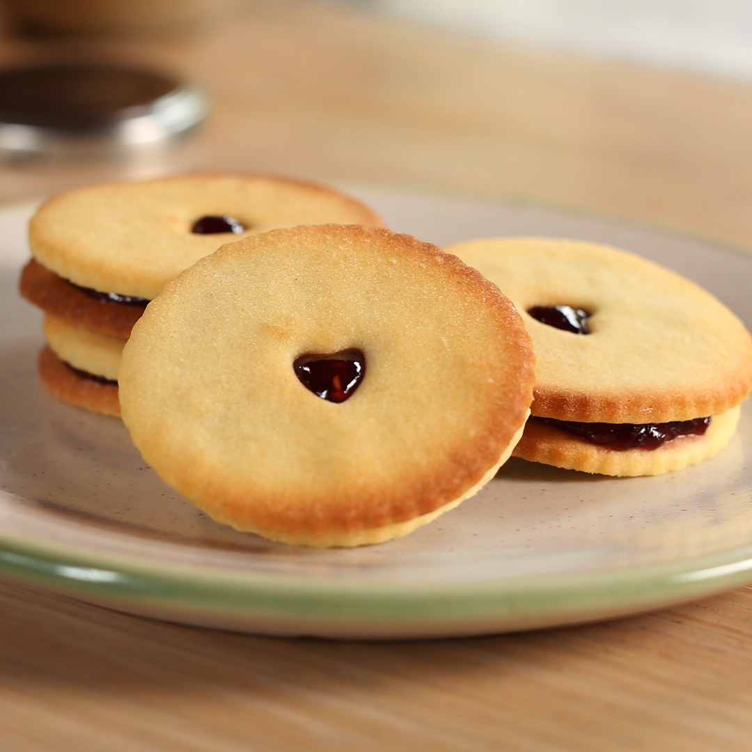 Jammy Dodgers | Tastemade