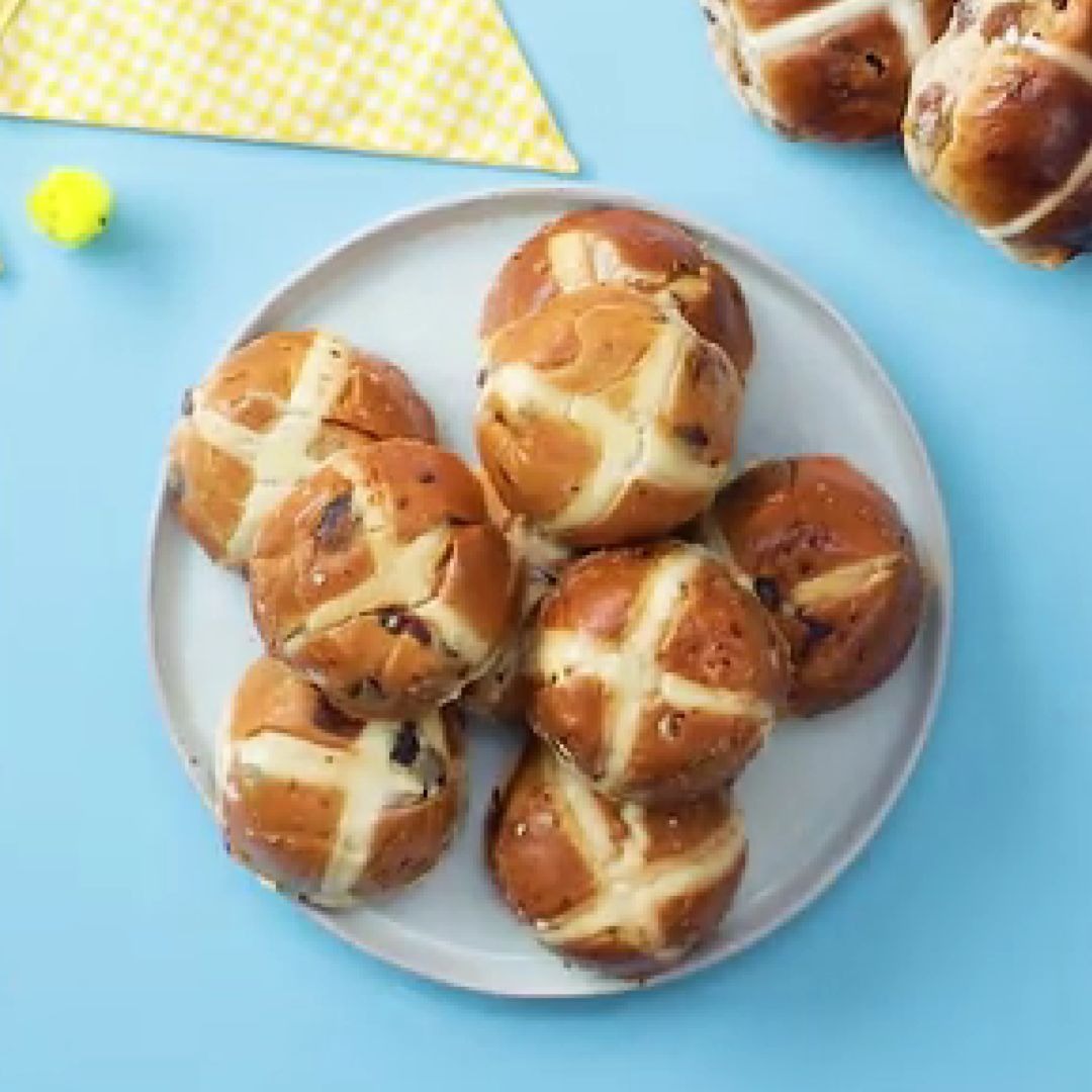 Hot Cross Bun Bites | Tastemade