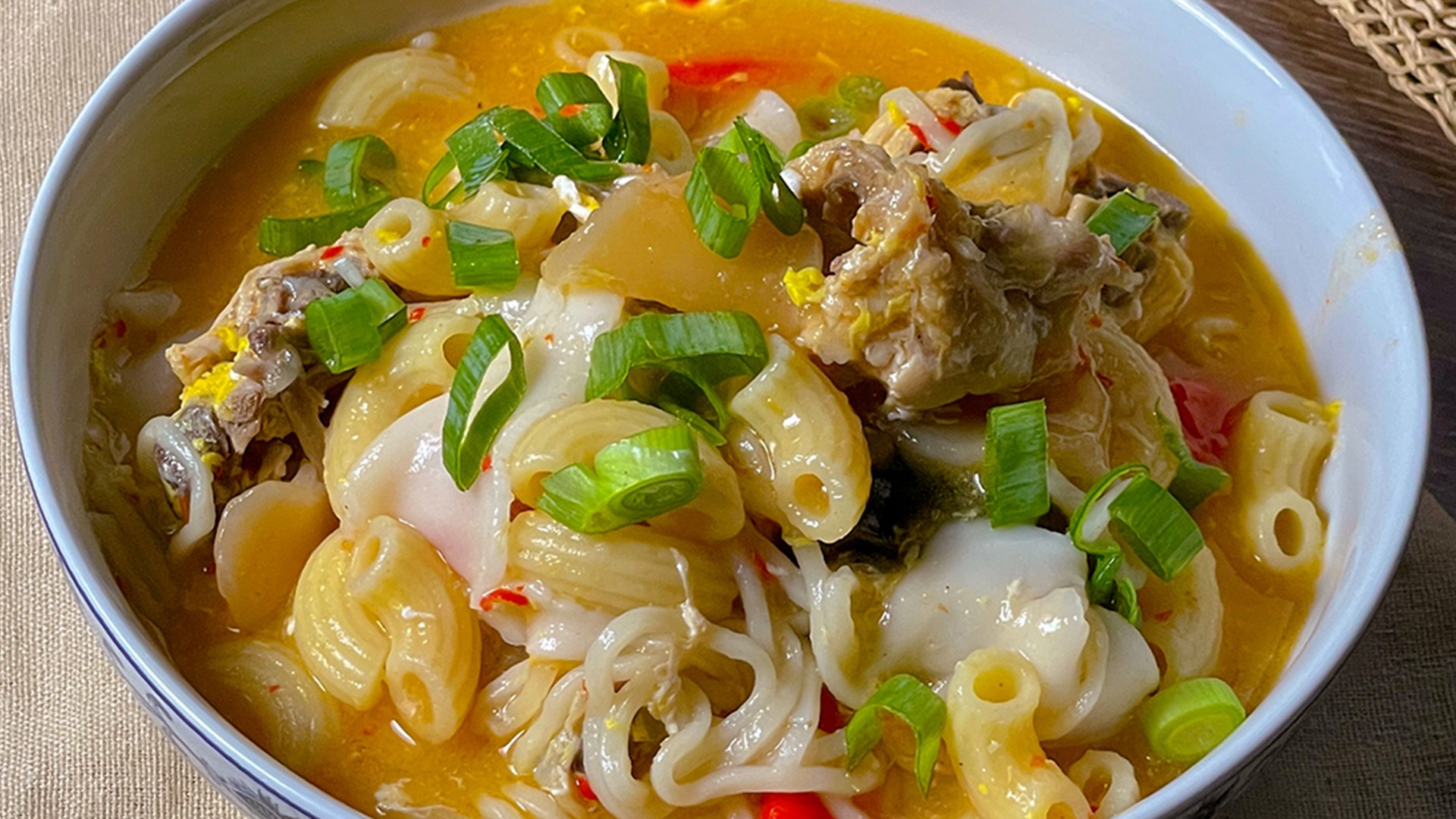 Seblak Tulangan | Tastemade