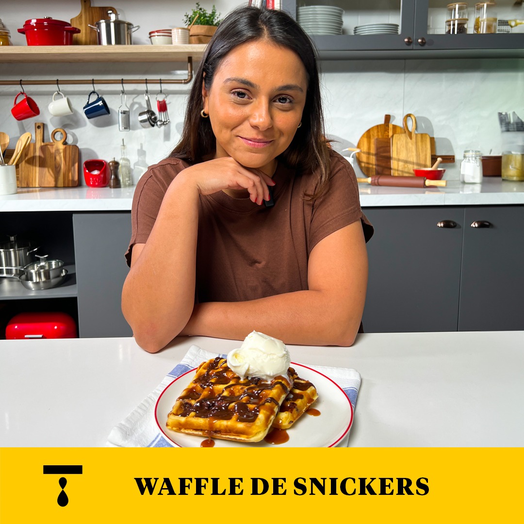 Waffle de Snickers | Tastemade
