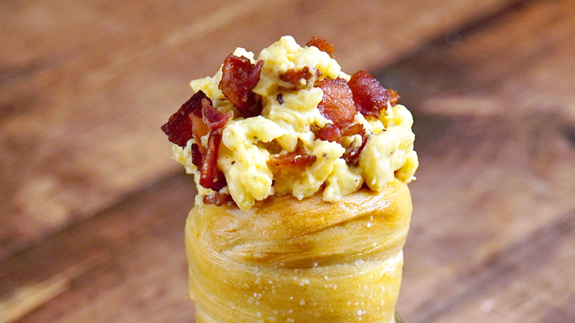 Bacon Mac and Cheese in a Bread Cone | Tastemade