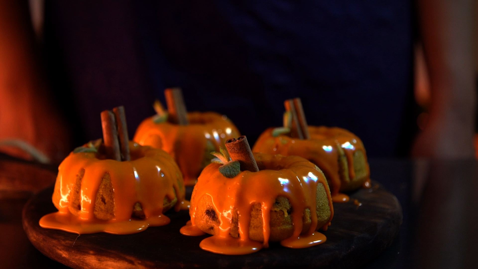 Pumpkin Mini Cakes | Tastemade
