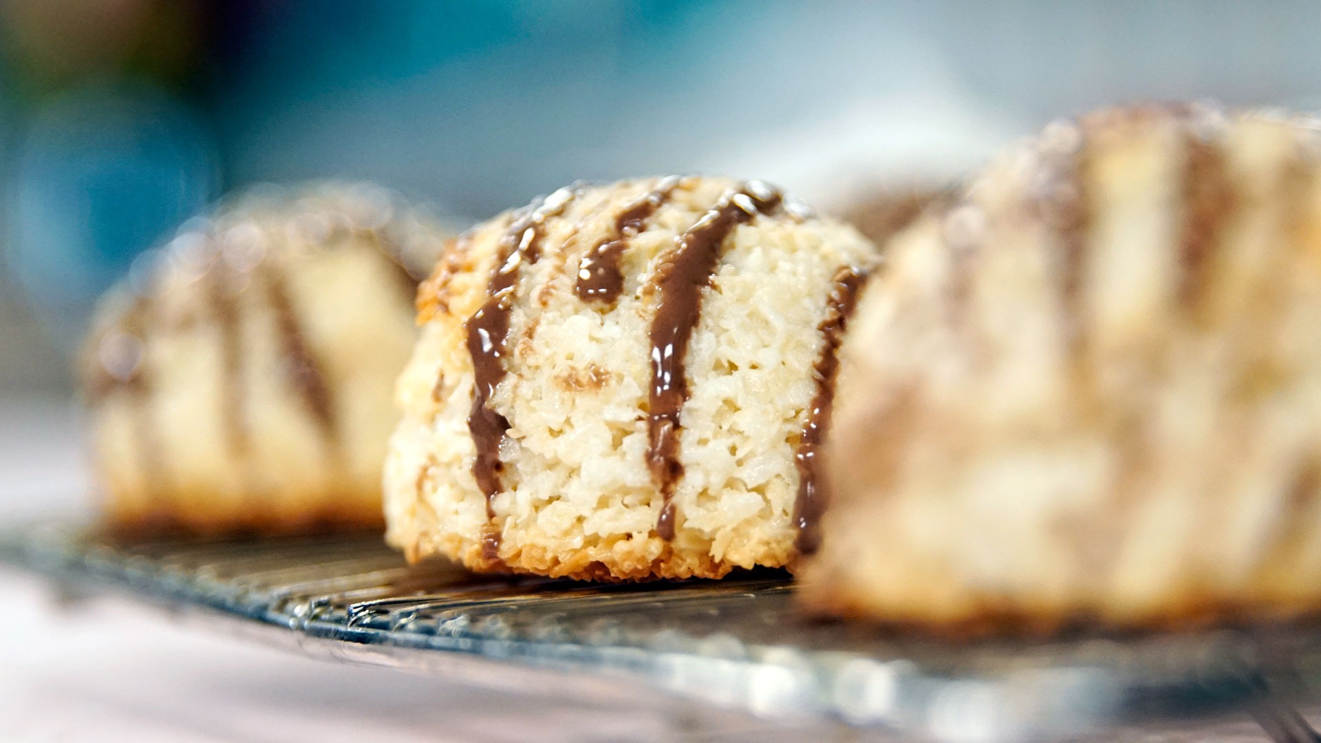 Coconut Macaroons/Besitos De Coco “Coconut Kisses” | Tastemade