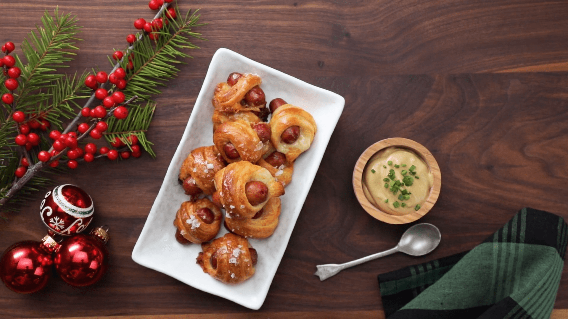 Cheesy Pigs in a Blanket | Tastemade