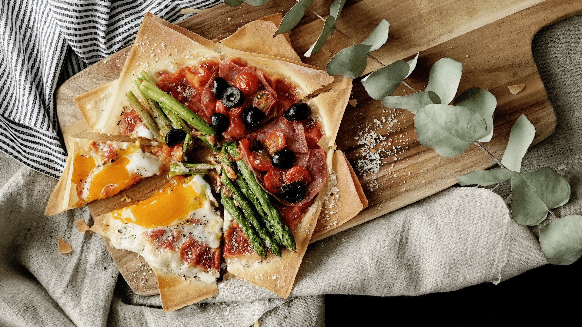 Spring Roll Wrapper Pizza | Tastemade